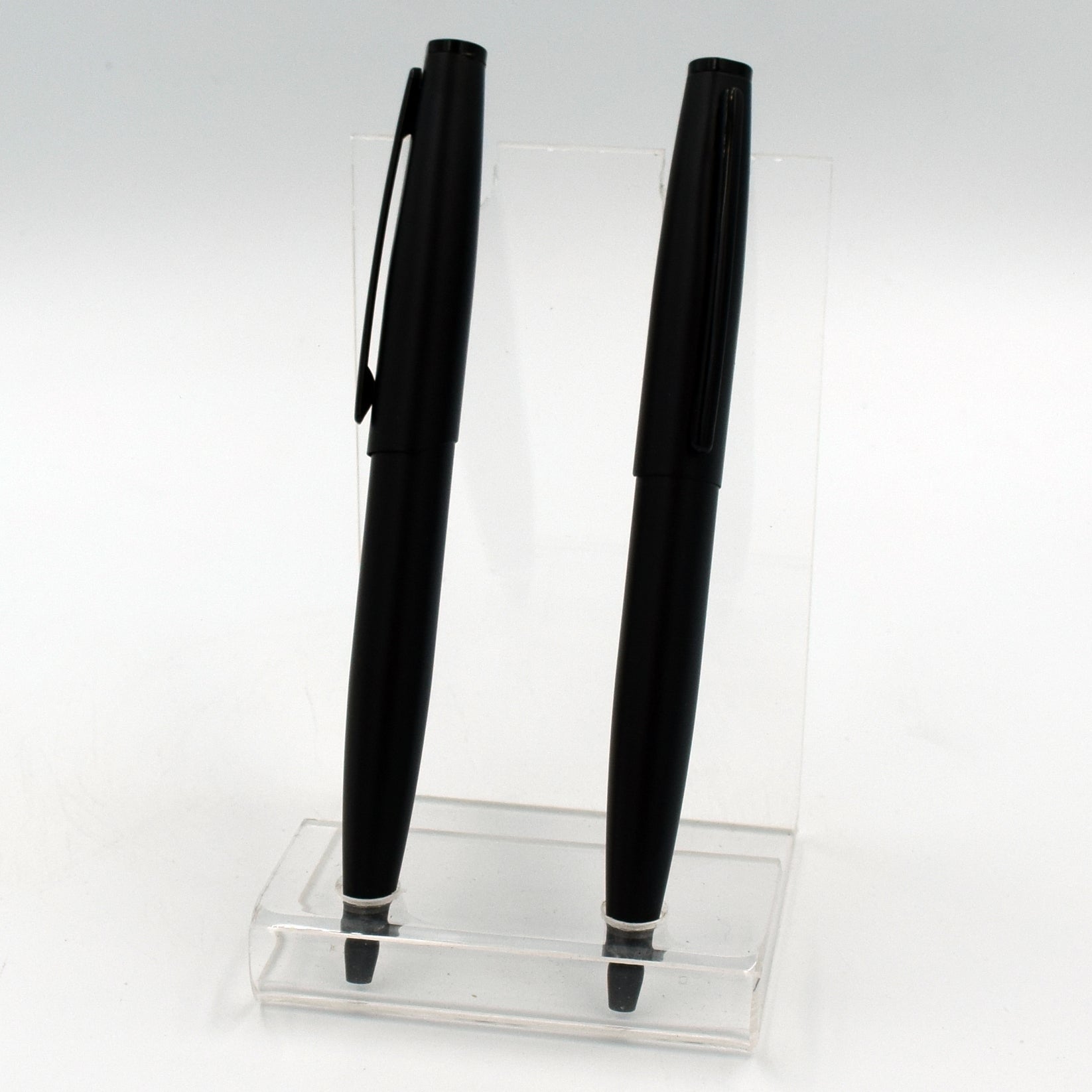 Black Matte Pen - Sleek and Smooth Writing Instrument